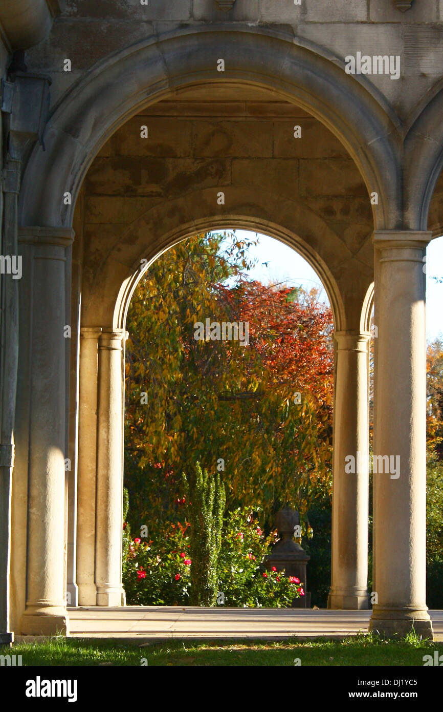 Arcade avec des colonnes Banque de photographies et d’images à haute ...