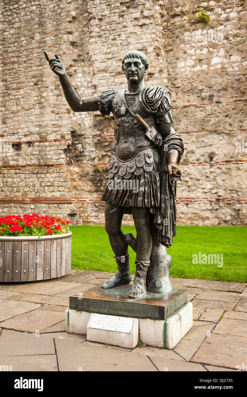 Nerva bronze statue sculpture Banque de photographies et d’images à ...