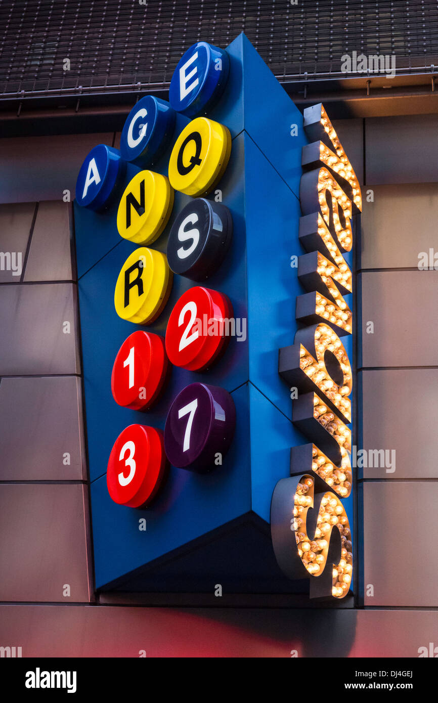 Times square subway station entrance Banque de photographies et d ...