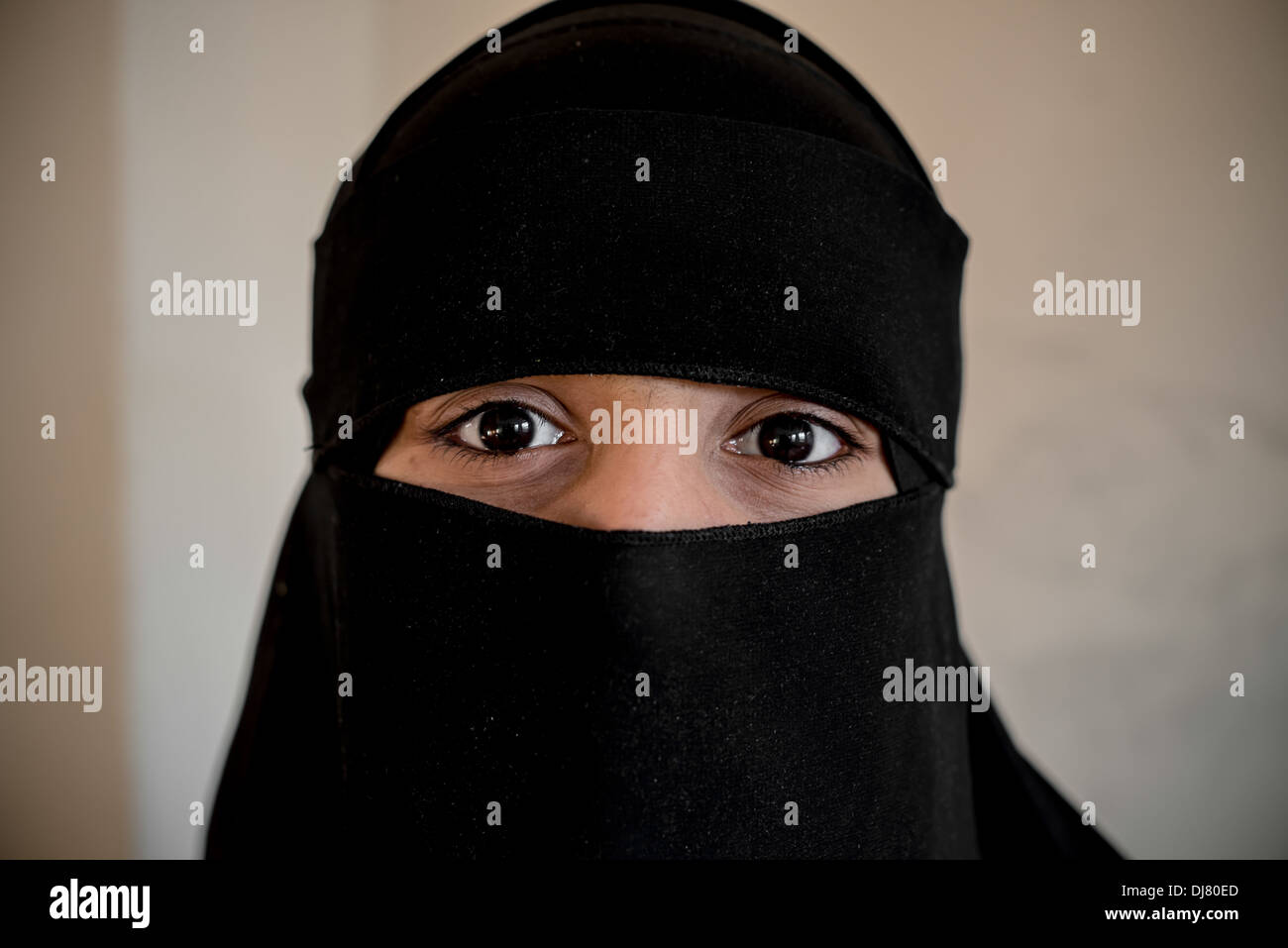 Women with niqab Banque de photographies et d’images à haute résolution ...