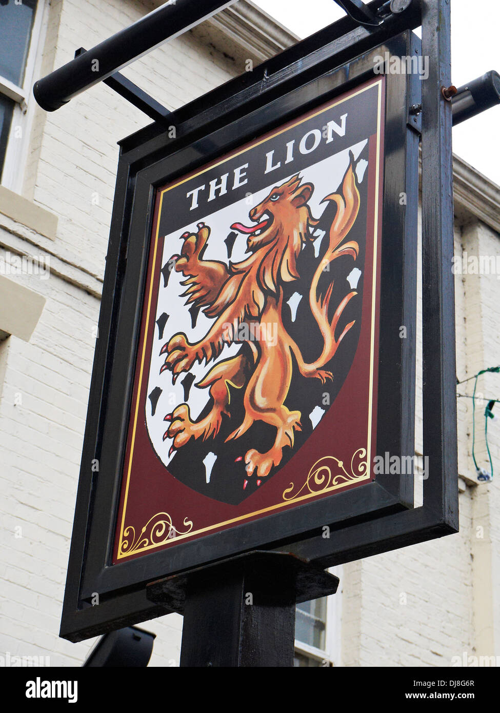 Le pub du lion Banque de photographies et d’images à haute résolution ...