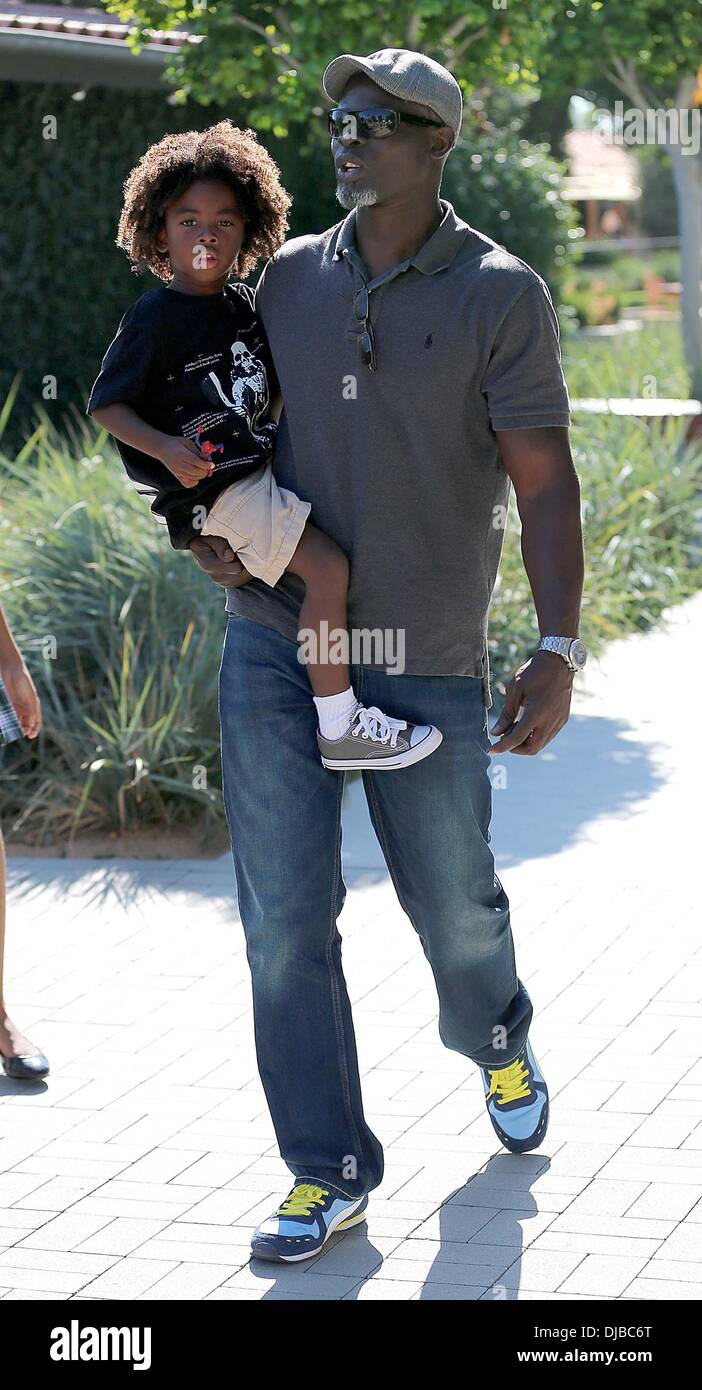 Kenzo Lee Hounsou et Djimon Hounsou Djimon Hounsou au Malibu Country Mart avec ses belles-filles ...