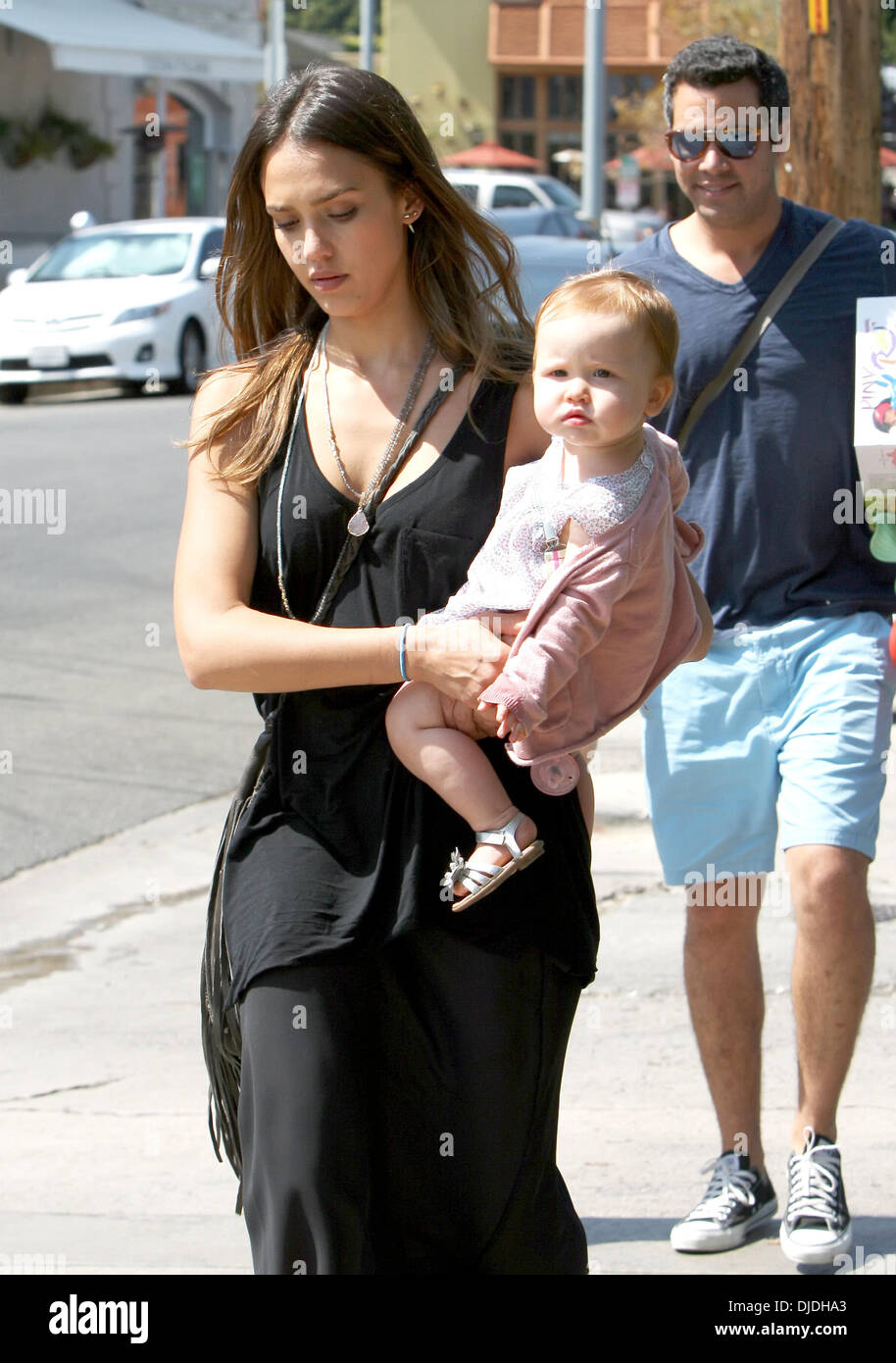 Jessica alba and haven garner warren Banque de photographies et d ...