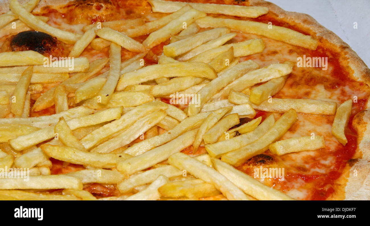 Pizza aux tomates et pommes de terre Banque de photographies et d ...