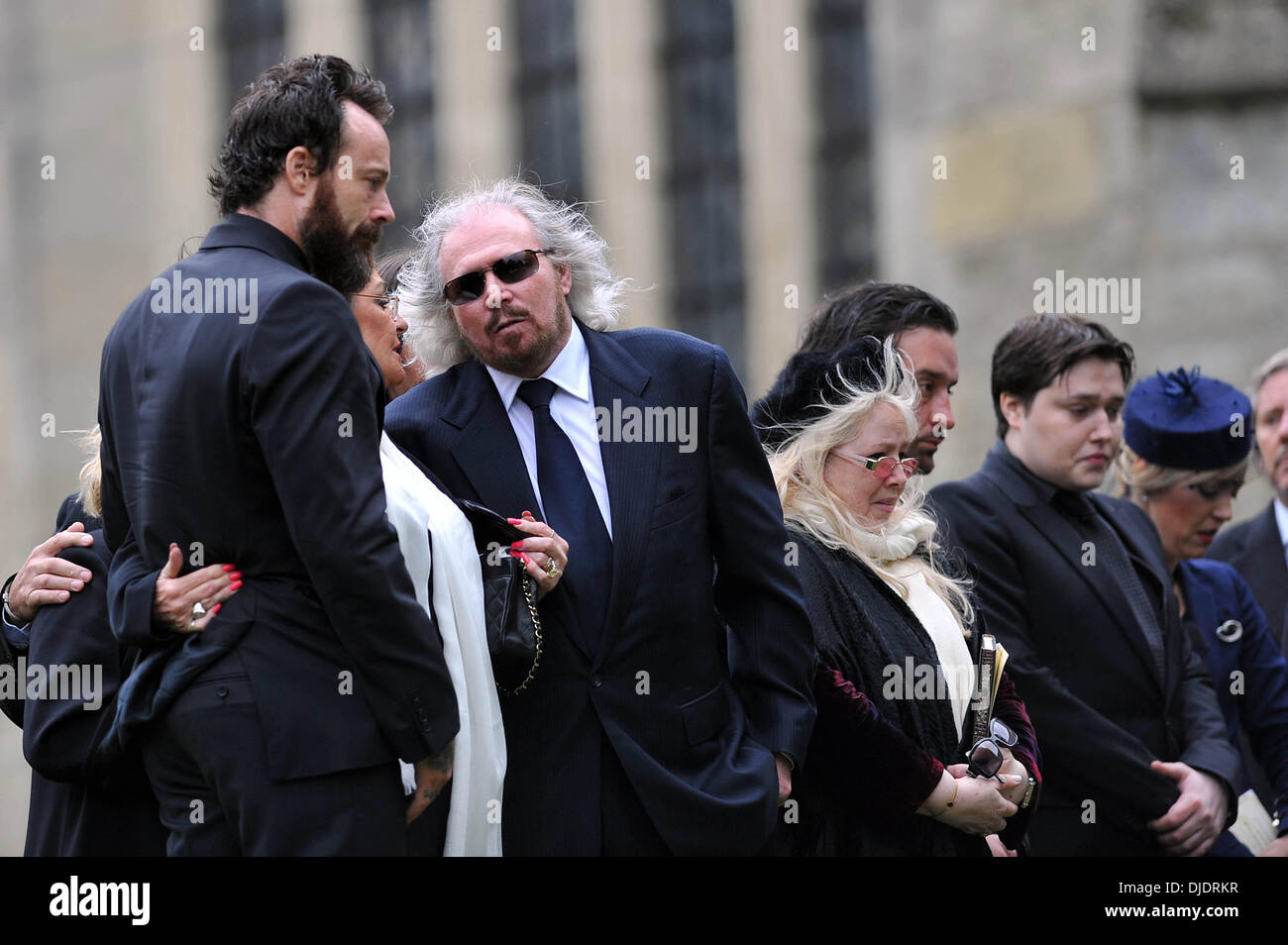Stevie Gibb, Linda Ann Gray, Barry Gibb, Gibb Dwina et Robin-John Gibb ...