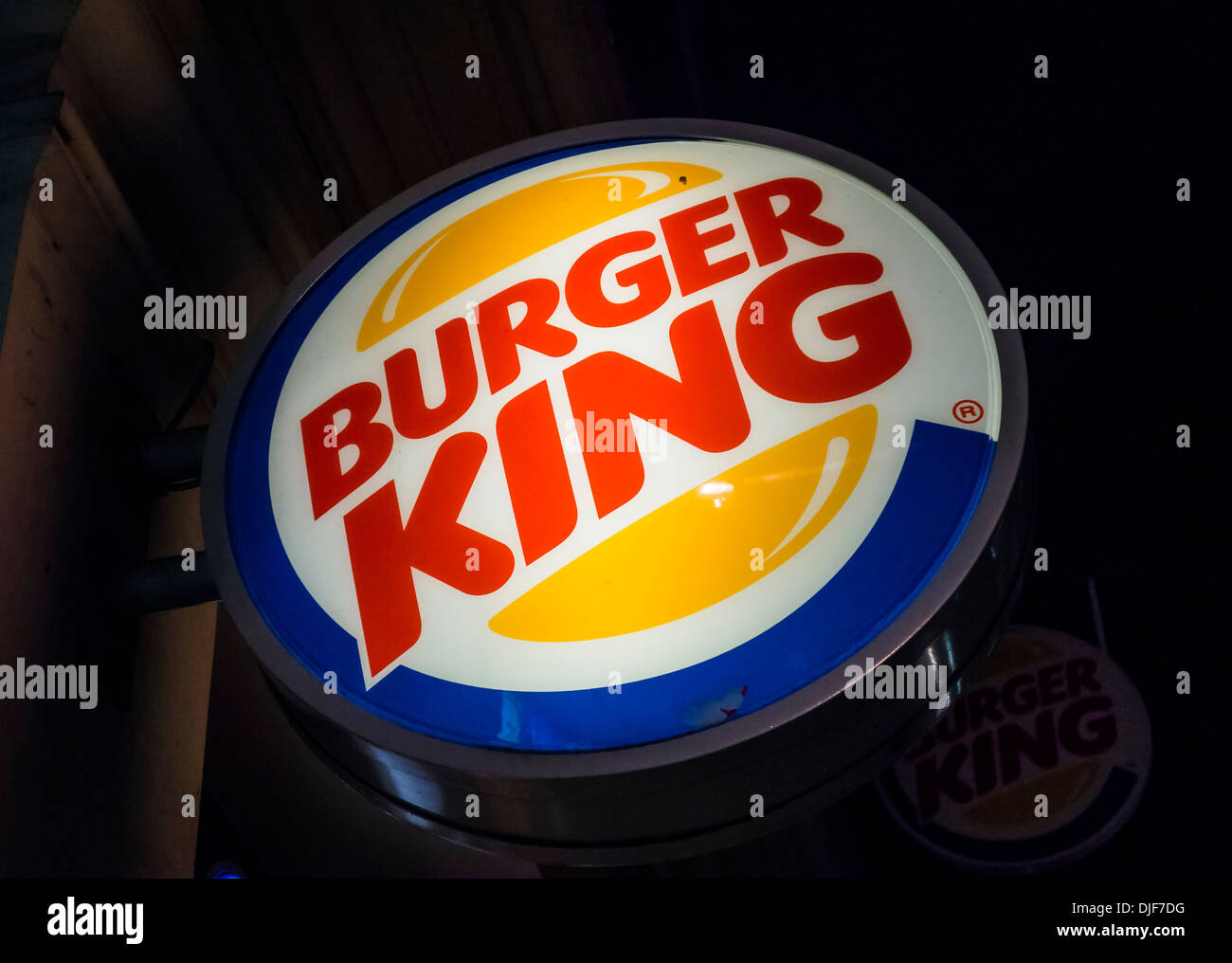 Fast food Burger King Enseigne lumineuse Photo Stock - Alamy