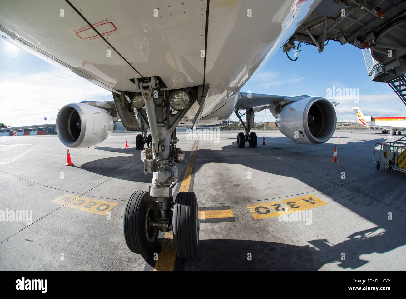 Airbus a320 nose landing gear Banque de photographies et d’images à ...