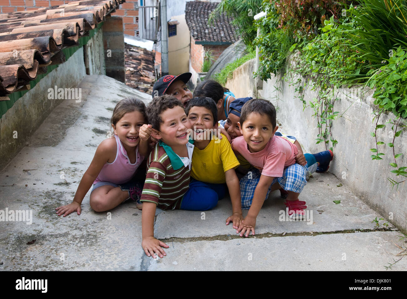 Enfants colombiens Banque de photographies et d’images à haute ...