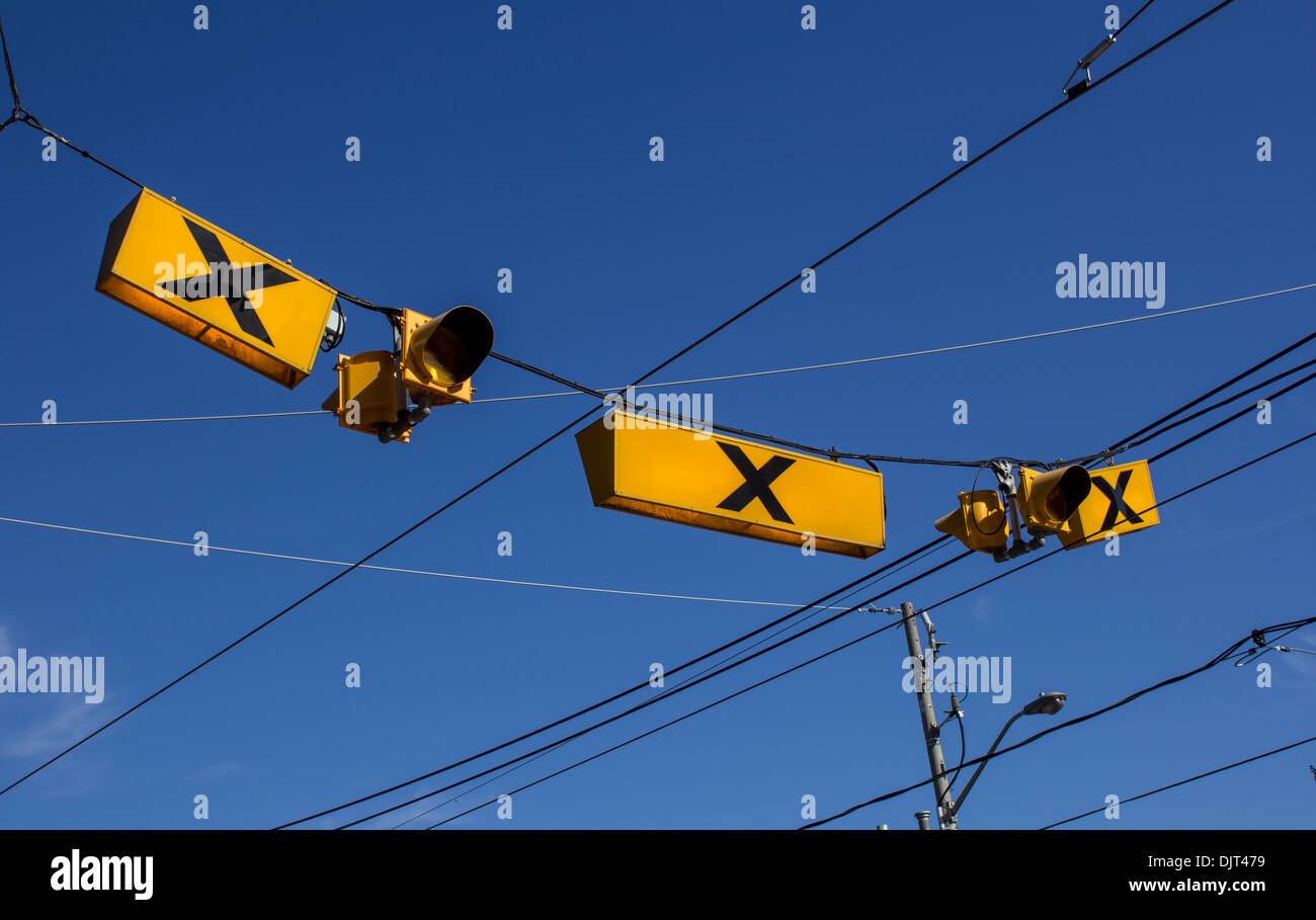 Feux de croisement de route Banque de photographies et d’images à haute ...