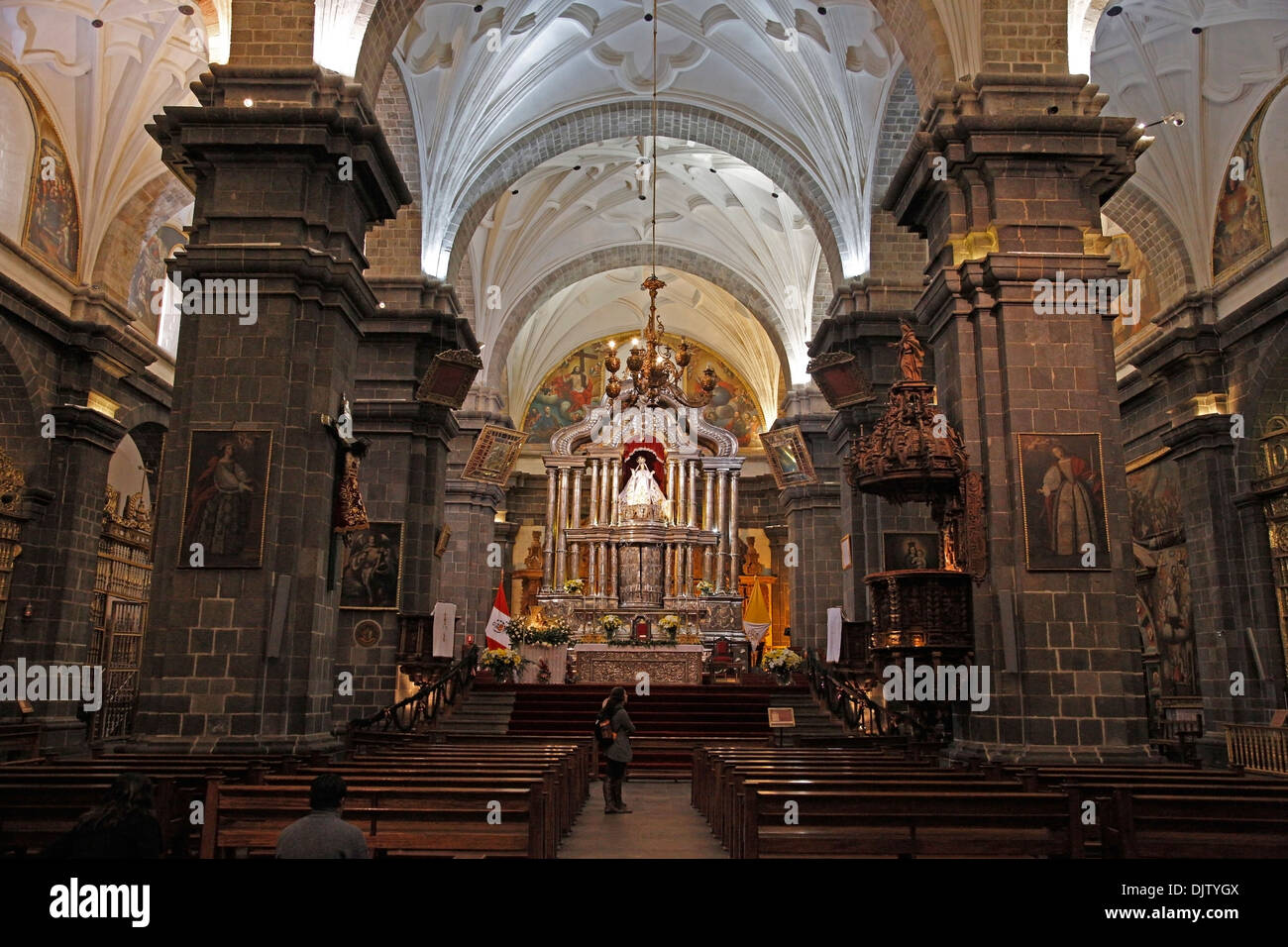 Intérieur de la Cathédrale sur la Plaza de Armas, Cuzco, Pérou Banque D ...