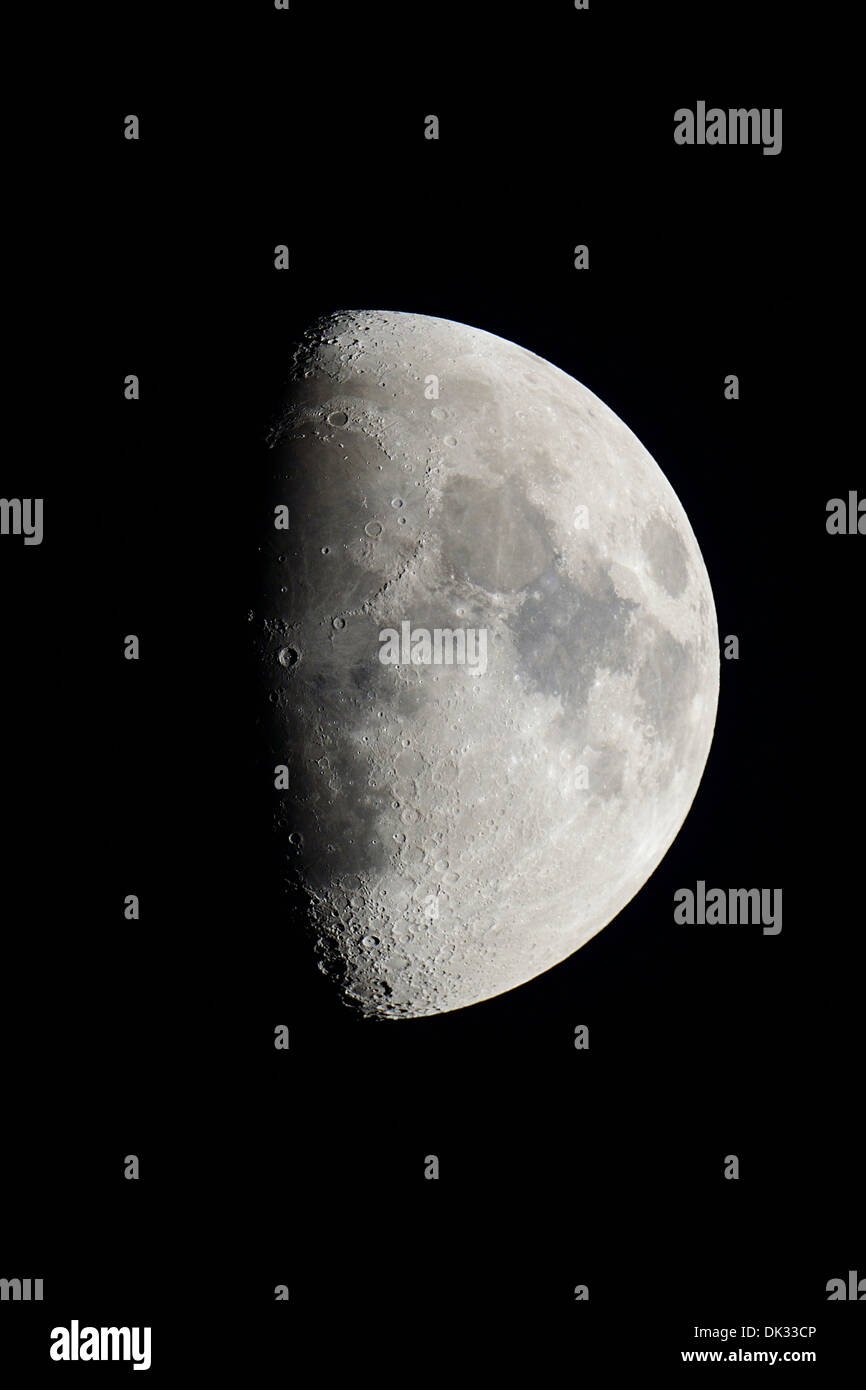 Premier quart de lune Banque de photographies et d’images à haute ...