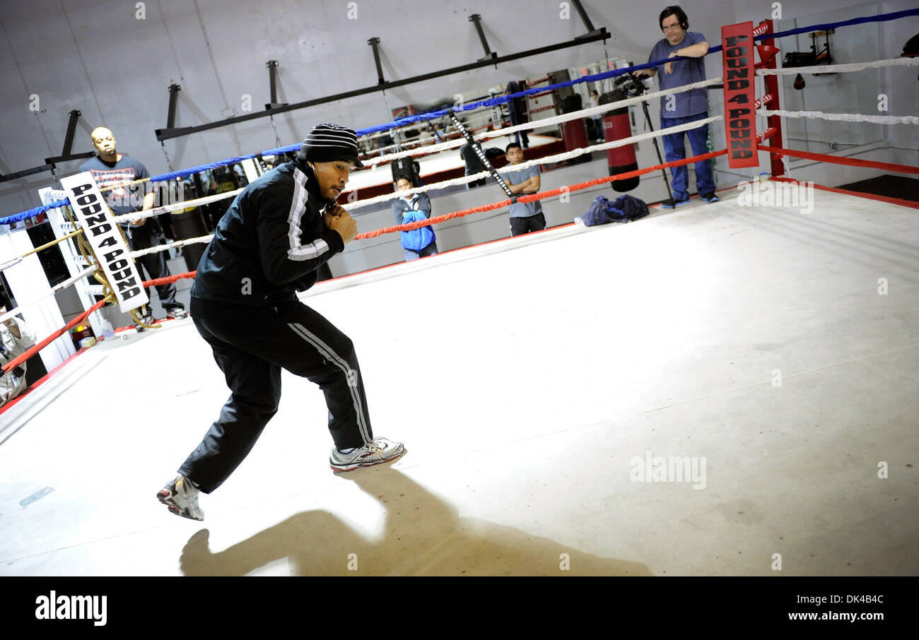 29 mars 2011 - Las Vegas, Nevada, USA - Boxer JAMES KIRKLAND s'affiche ...