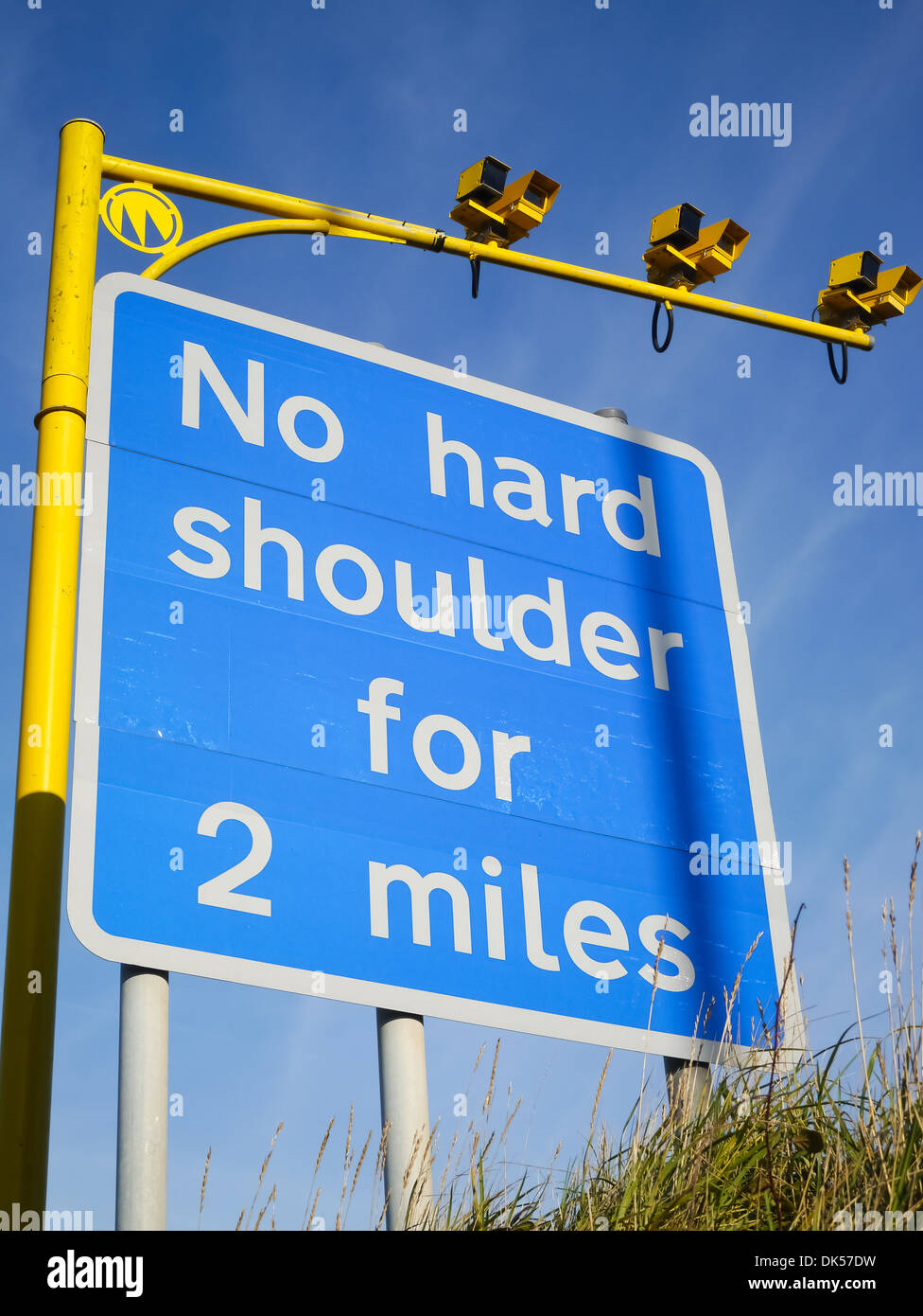 Use hard shoulder sign Banque de photographies et d’images à haute ...