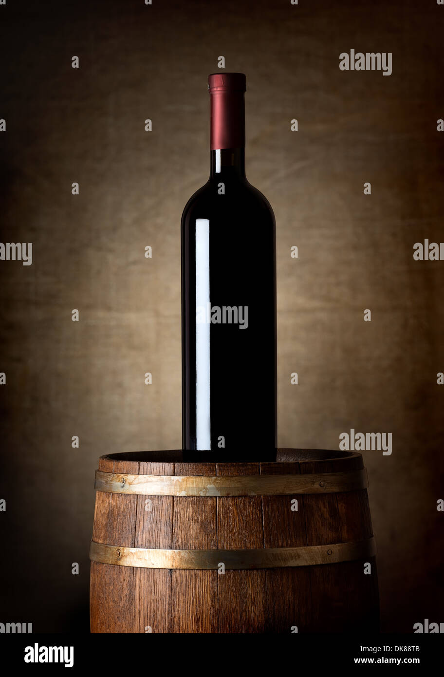 Vieille bouteille de vin Banque de photographies et d’images à haute ...