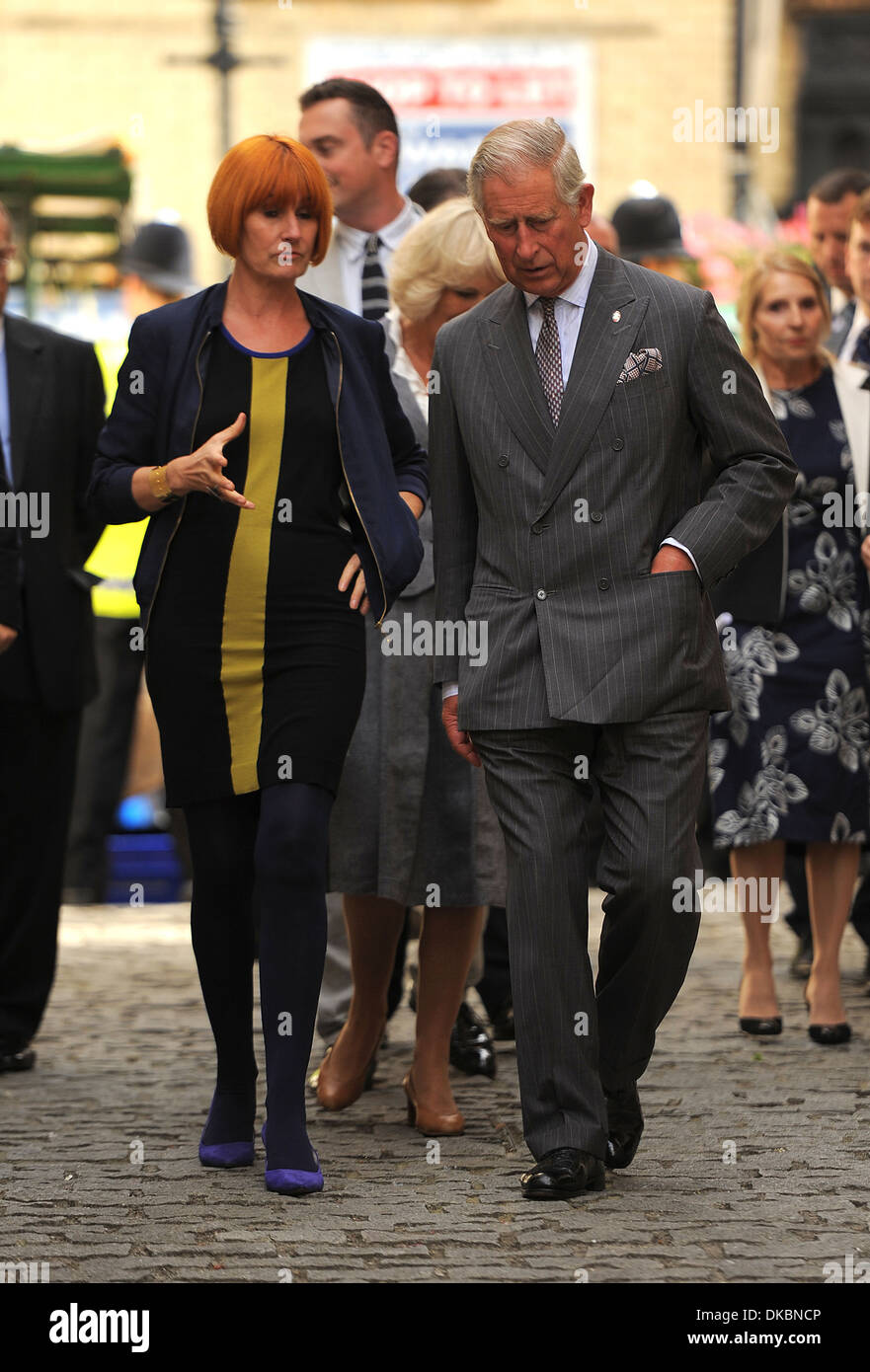 Le prince Charles prince de Galles et Mary Portas au cours d'une visite ...