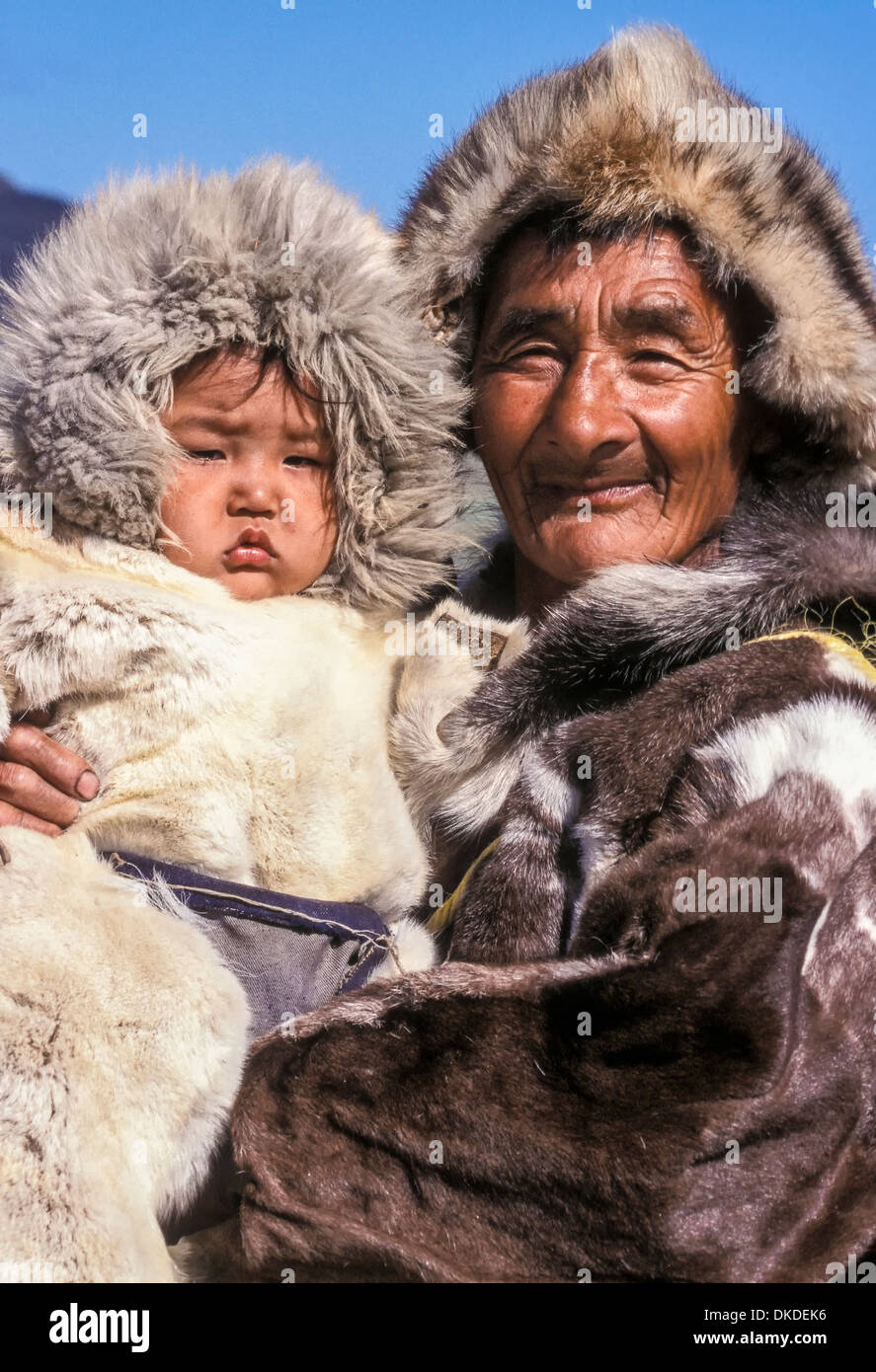 Inuit family Banque de photographies et d’images à haute résolution - Alamy