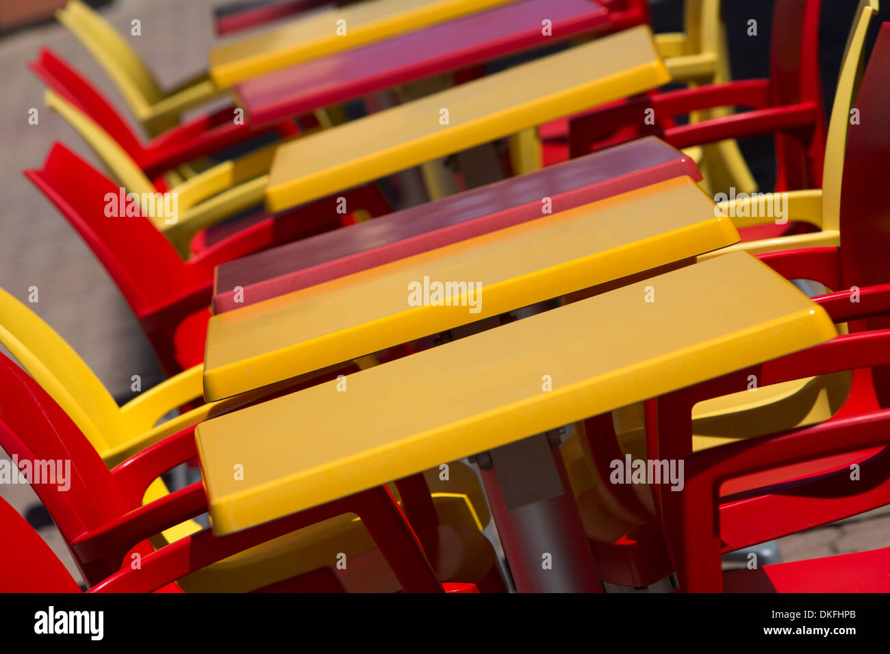 Couleurs couleurs rouge jaune Banque de photographies et d’images à ...