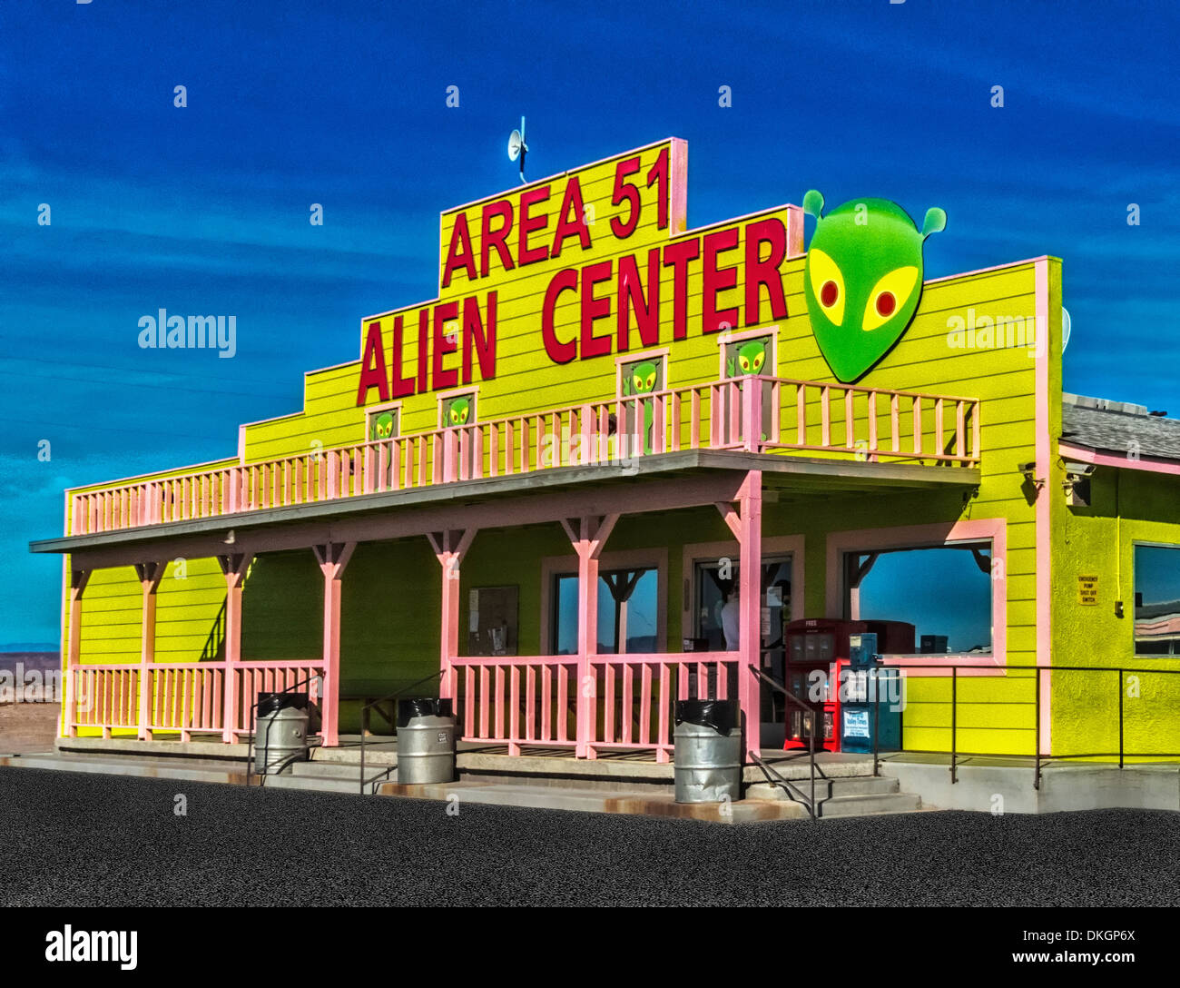 Zone 51 Centre Alien truck stop et bordel Amargosa Valley Nevada Photo ...