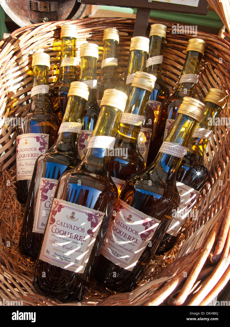 Calvados drink bottles Banque de photographies et d’images à haute ...