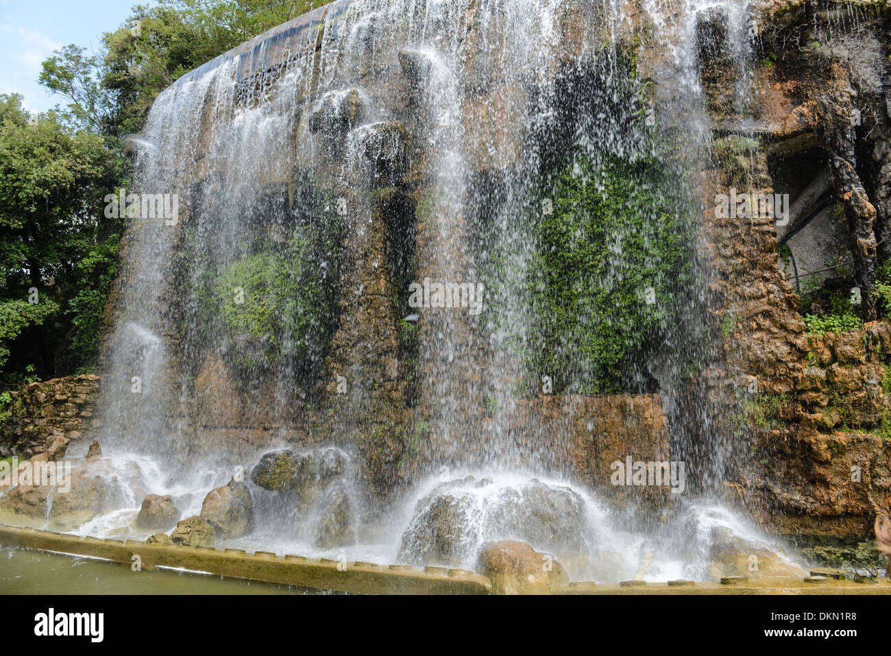 Cascade de la colline du château à Nice France Photo Stock - Alamy