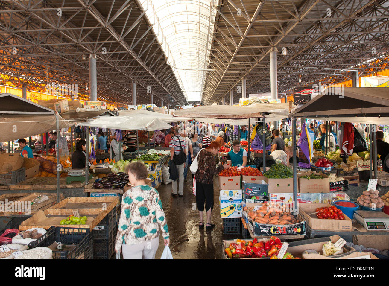 Le marché à Chisinau, la capitale de la Moldavie dans l'Europe de l'Est ...
