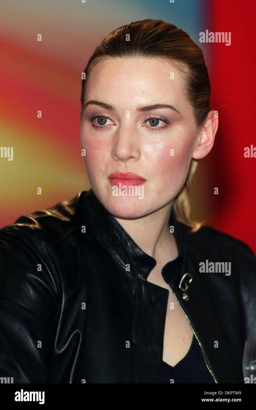 Kate winslet 2001 Banque de photographies et d’images à haute ...