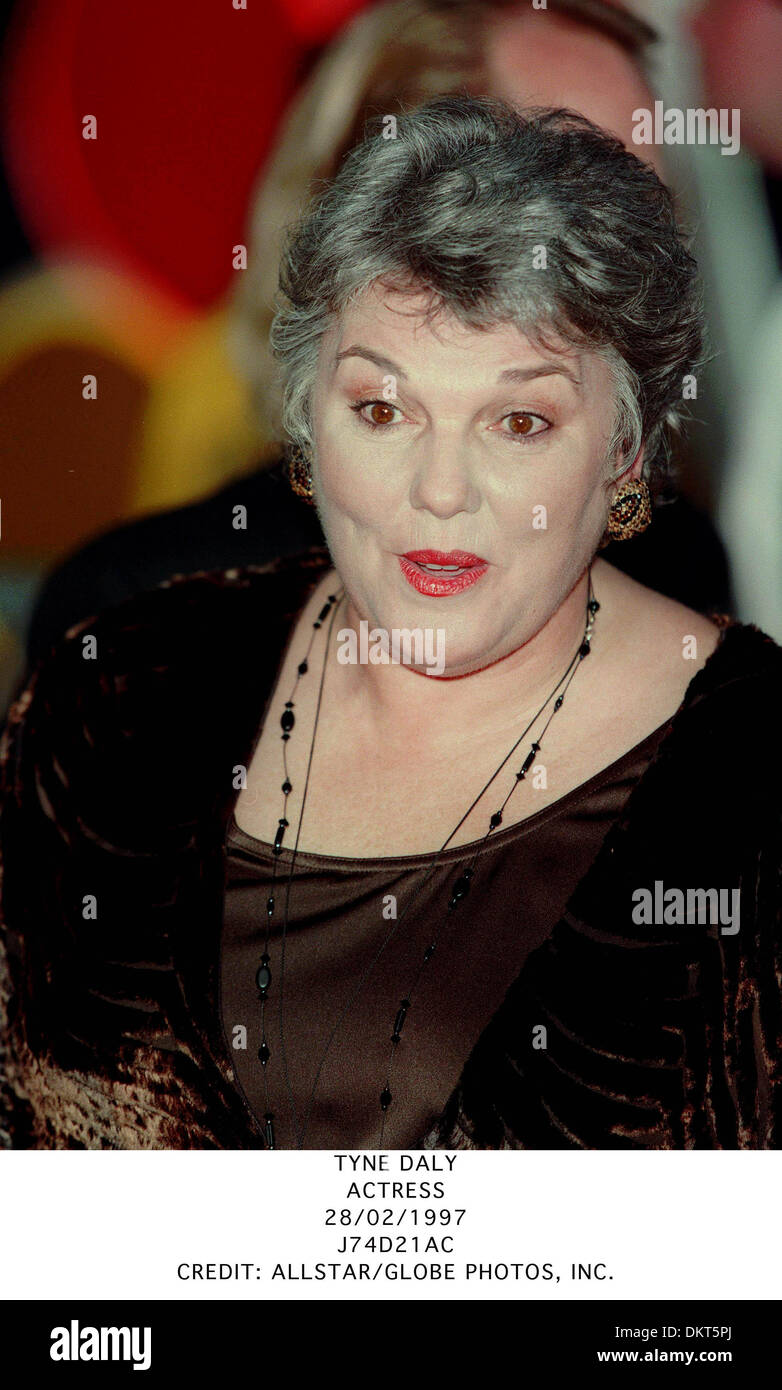 Tyne daly Banque de photographies et d’images à haute résolution - Alamy