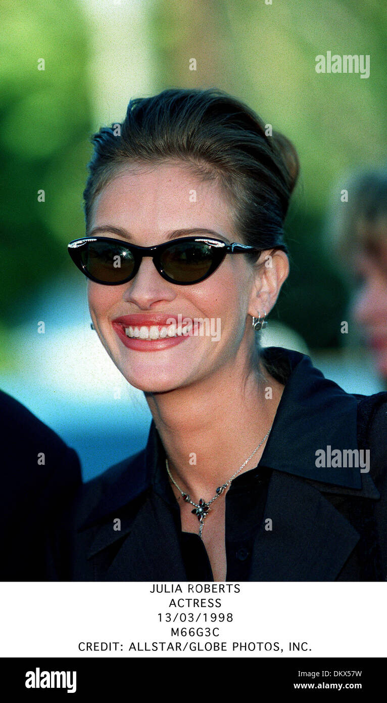 Julia roberts 1998 Banque de photographies et d’images à haute ...