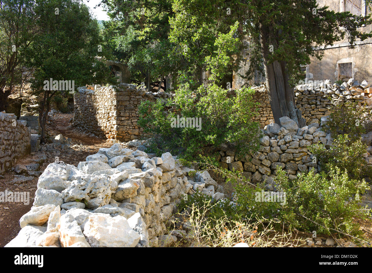 Le village en ruines de Palia Vlahata près de Sami, Kefalonia, Grèce ...