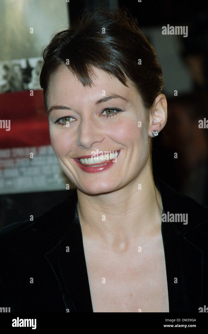 Catherine mccormack spy game 2001 Banque de photographies et d’images à ...