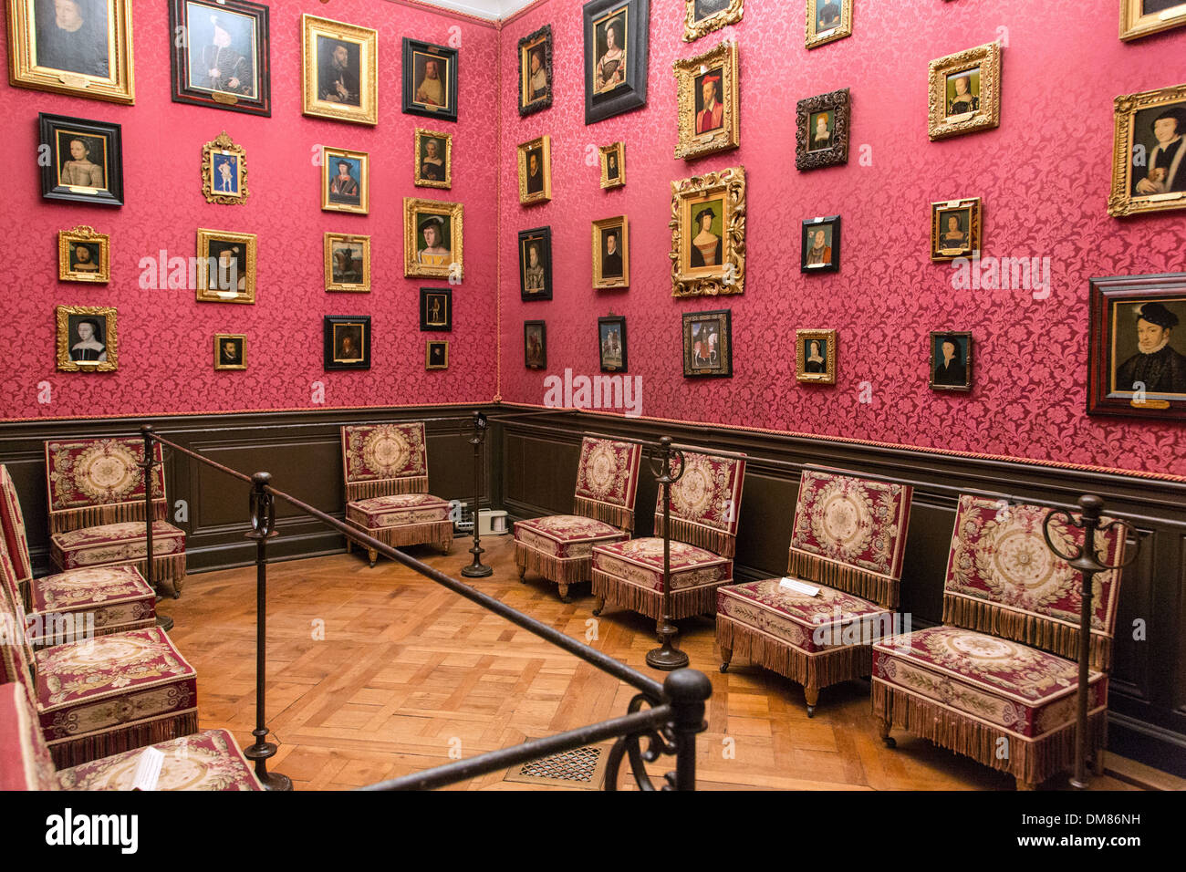 La salle CLOUET, galerie de portraits FRANÇAIS DES rois et reines DE ...