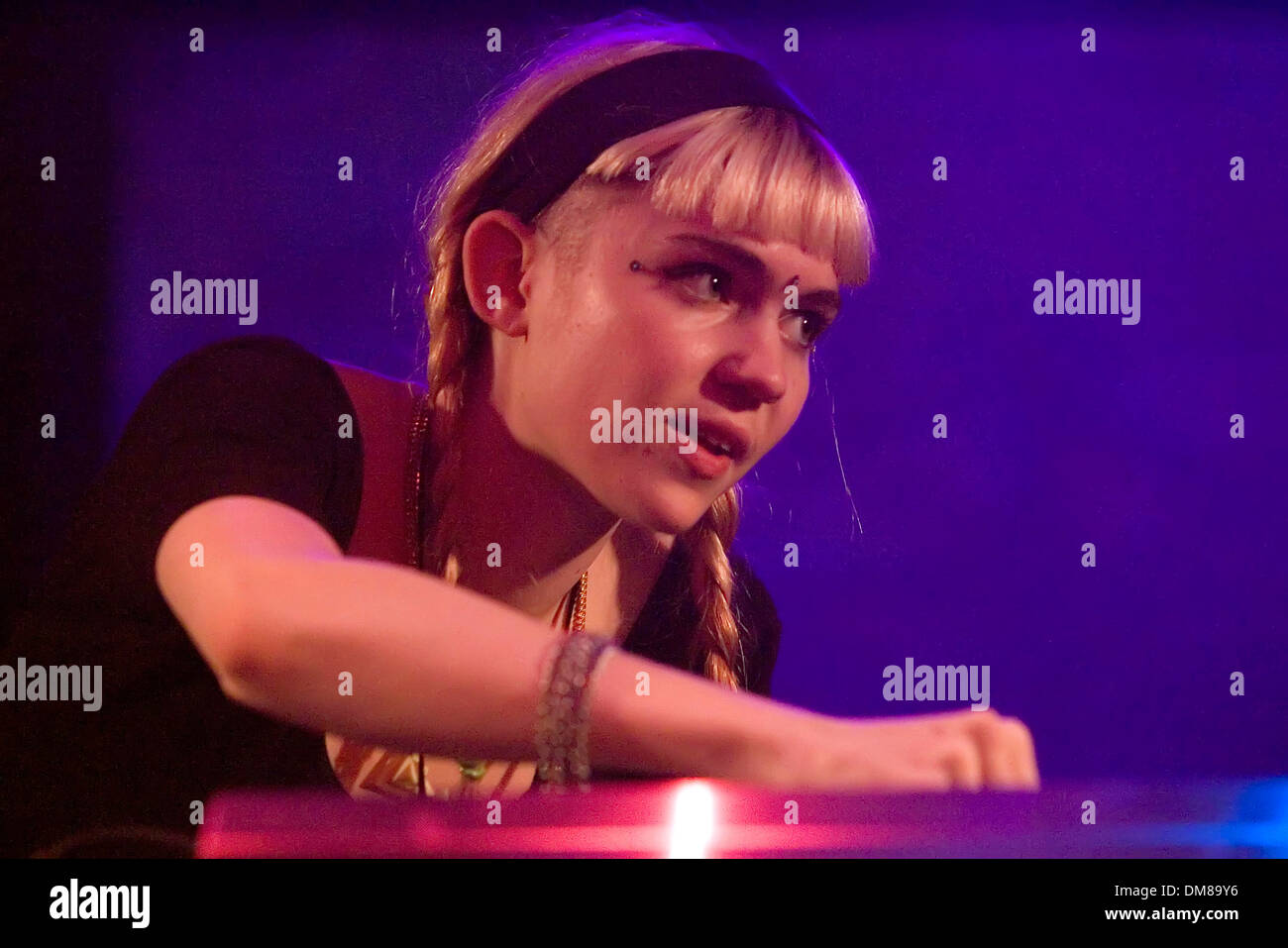 Grimes real name claire boucher Banque de photographies et d’images à ...