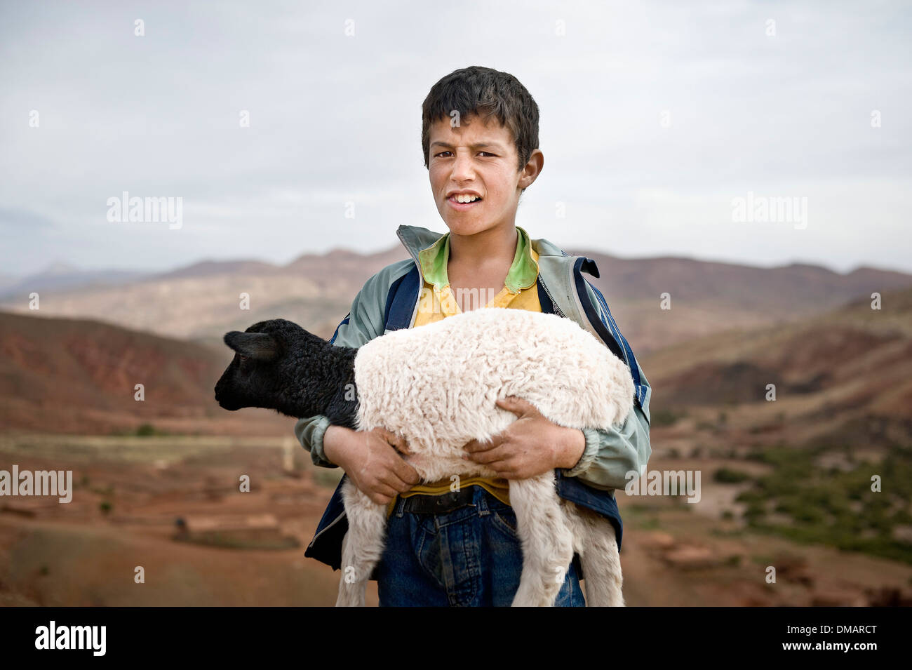 Morocco teenager boy Banque de photographies et d’images à haute ...