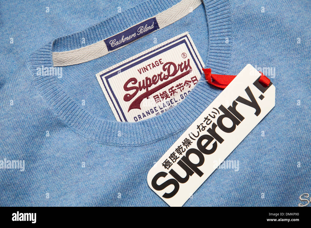 Superdry logo Banque de photographies et d’images à haute résolution ...