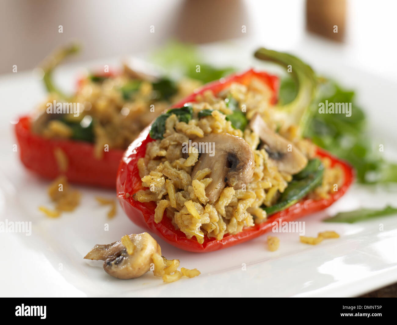 Salade de champignons et de poivrons verts Banque de photographies et d ...