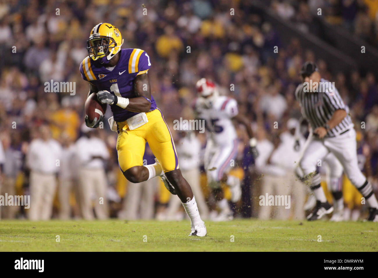 Le receveur Brandon LaFell LSU (1) exécute pour un 38 verges au cours ...