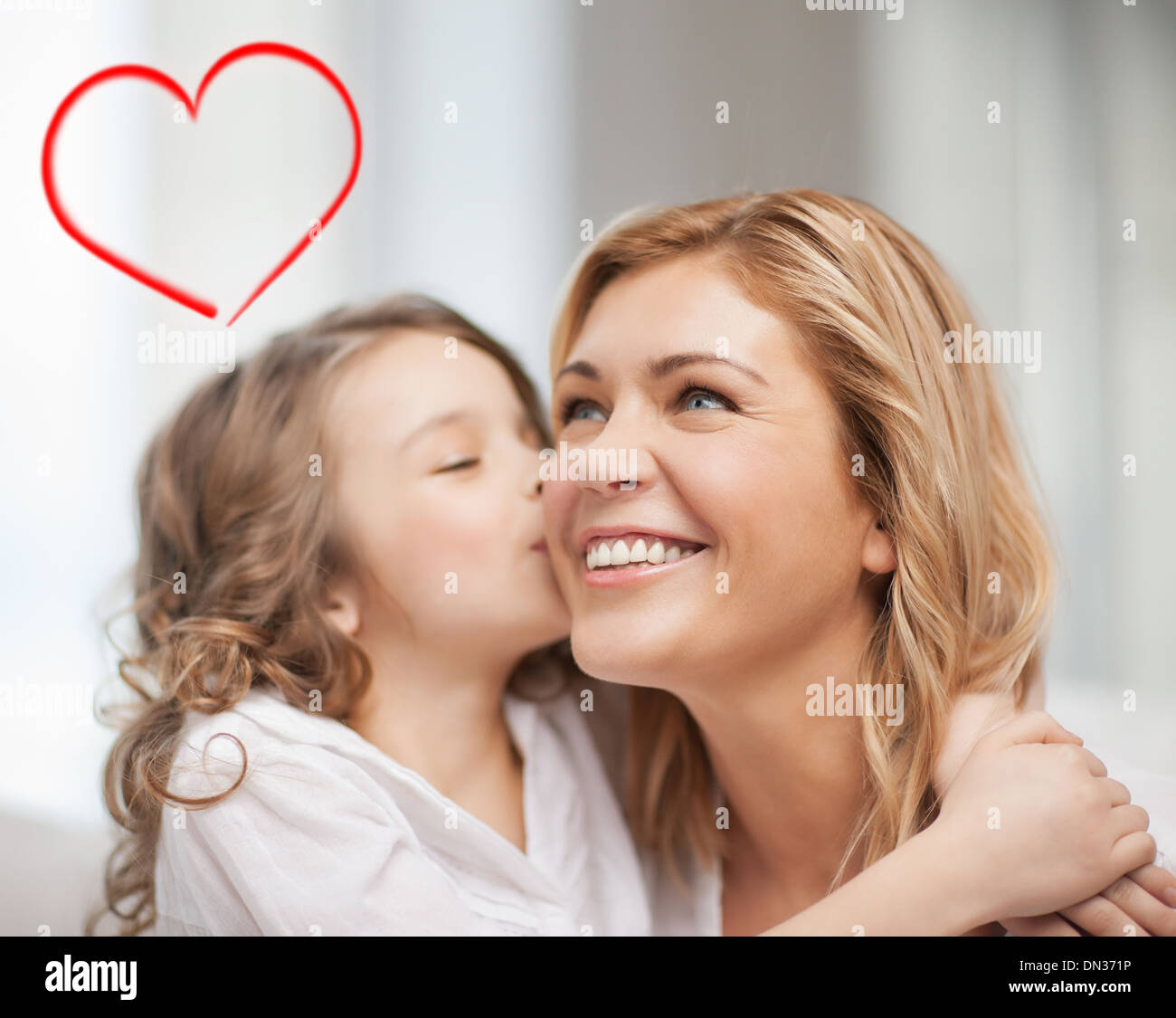 Teenage Girl Hugging Kissing Mother Banque De Photographies Et Dimages