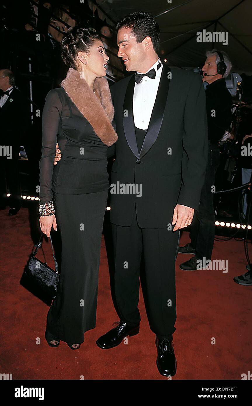 Jon tenney and teri hatcher Banque de photographies et d’images à haute ...