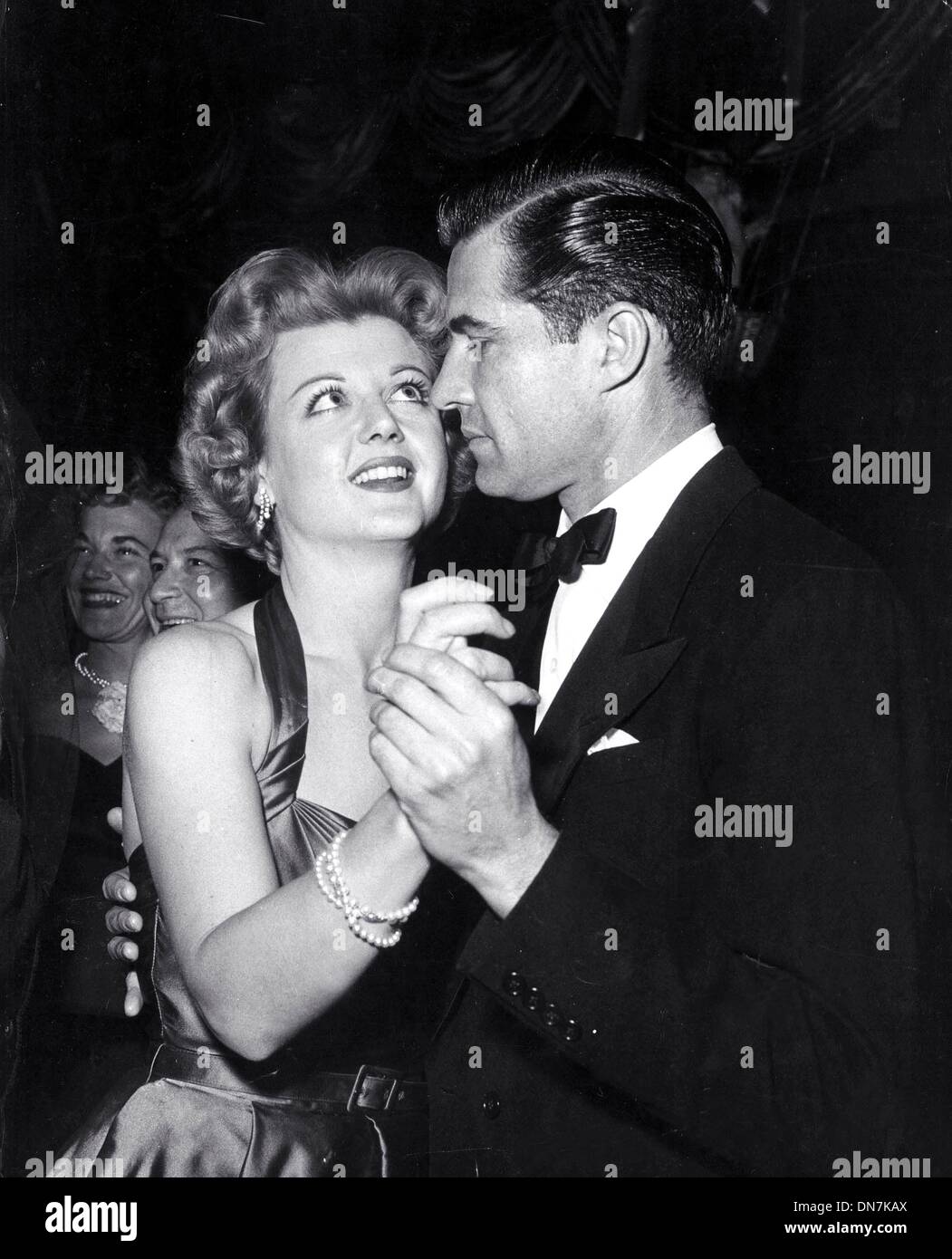 Angela lansbury peter shaw Banque de photographies et d’images à haute ...
