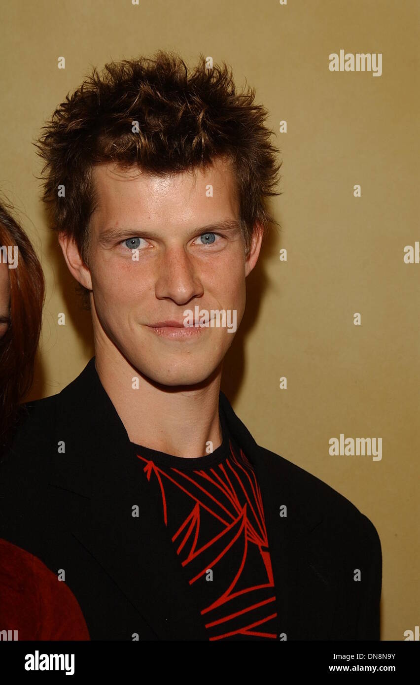 Eric mabius resident evil Banque de photographies et d’images à haute ...