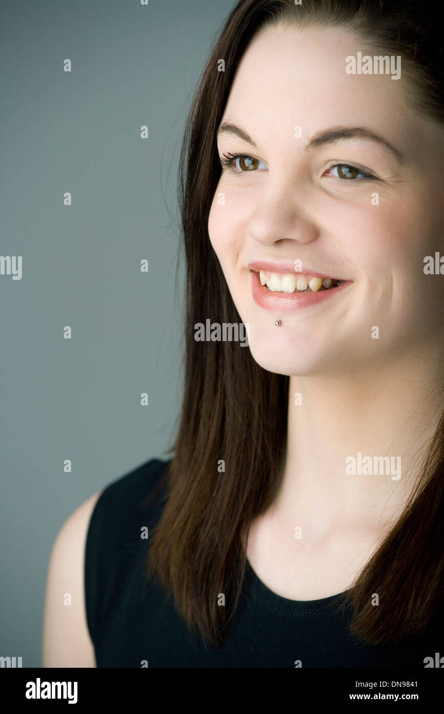 Mouth piercing Banque de photographies et d’images à haute résolution ...