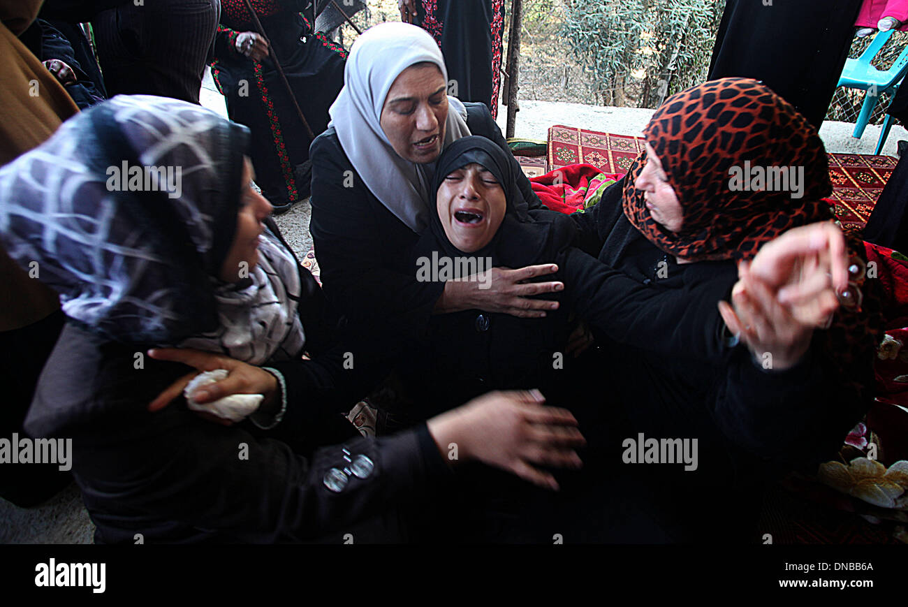 Beit Hanoun, bande de Gaza, . Dec 21, 2013. Un parent de Hamad Odah ...