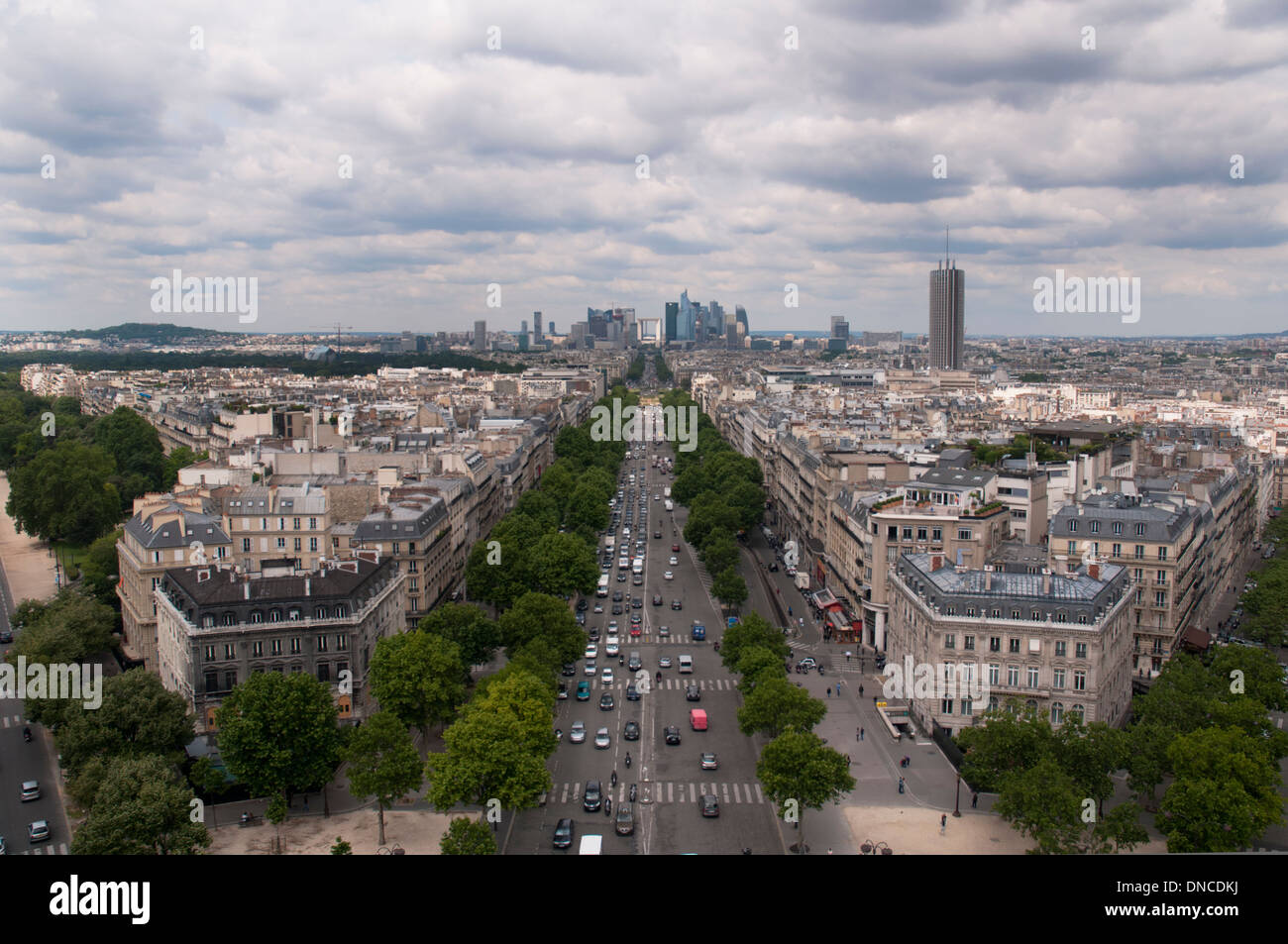 La défense vers arc de triomphe Banque de photographies et d’images à ...