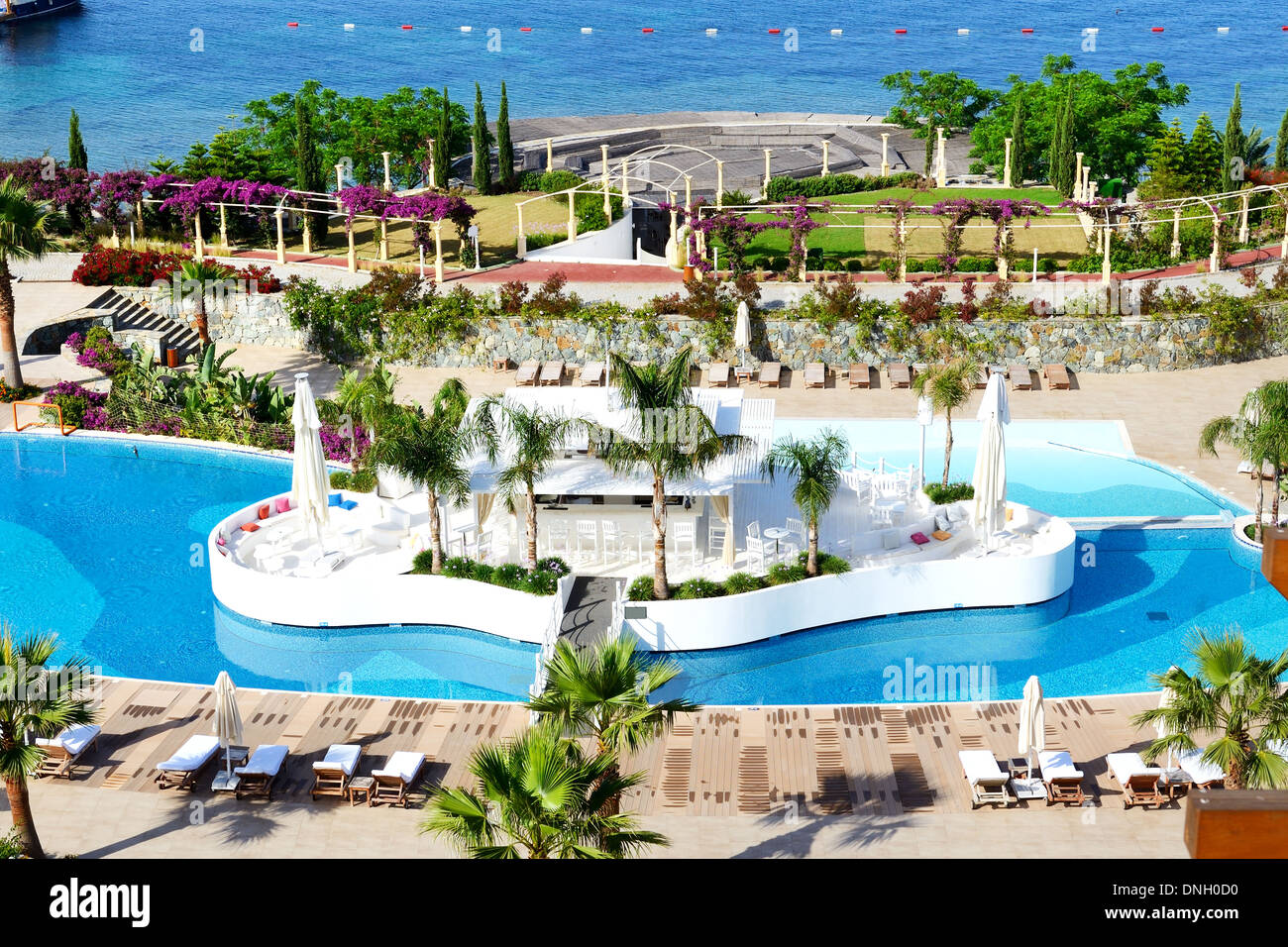 Le bar dans la piscine de l'hôtel de luxe, Bodrum, Turquie Photo Stock ...