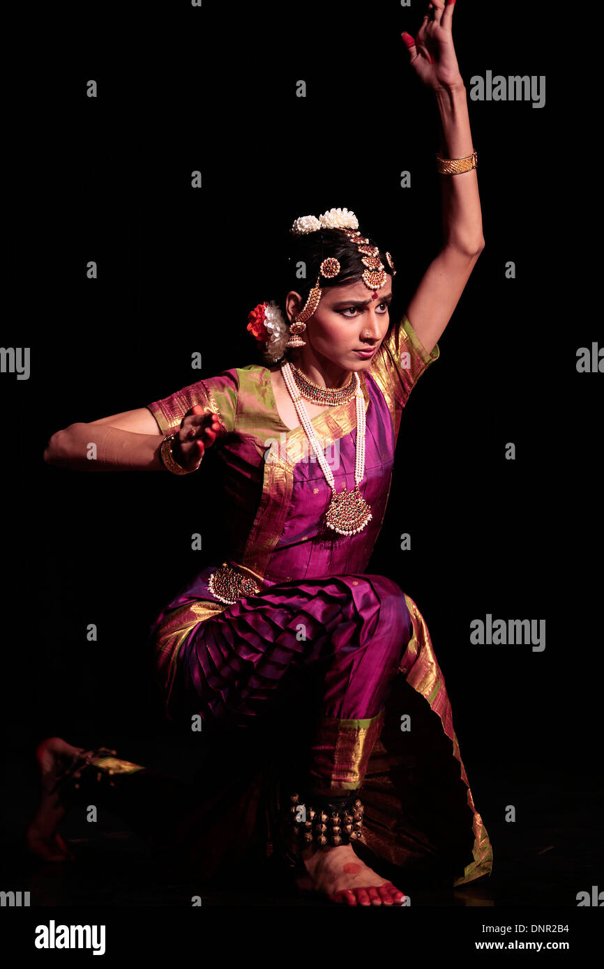 Danse indienne classique Banque de photographies et d’images à haute ...