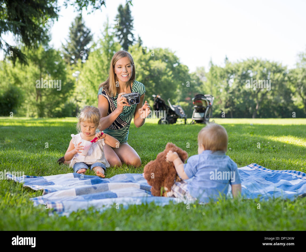 Photographier Des Enfants Banque De Photographies Et Dimages à Haute