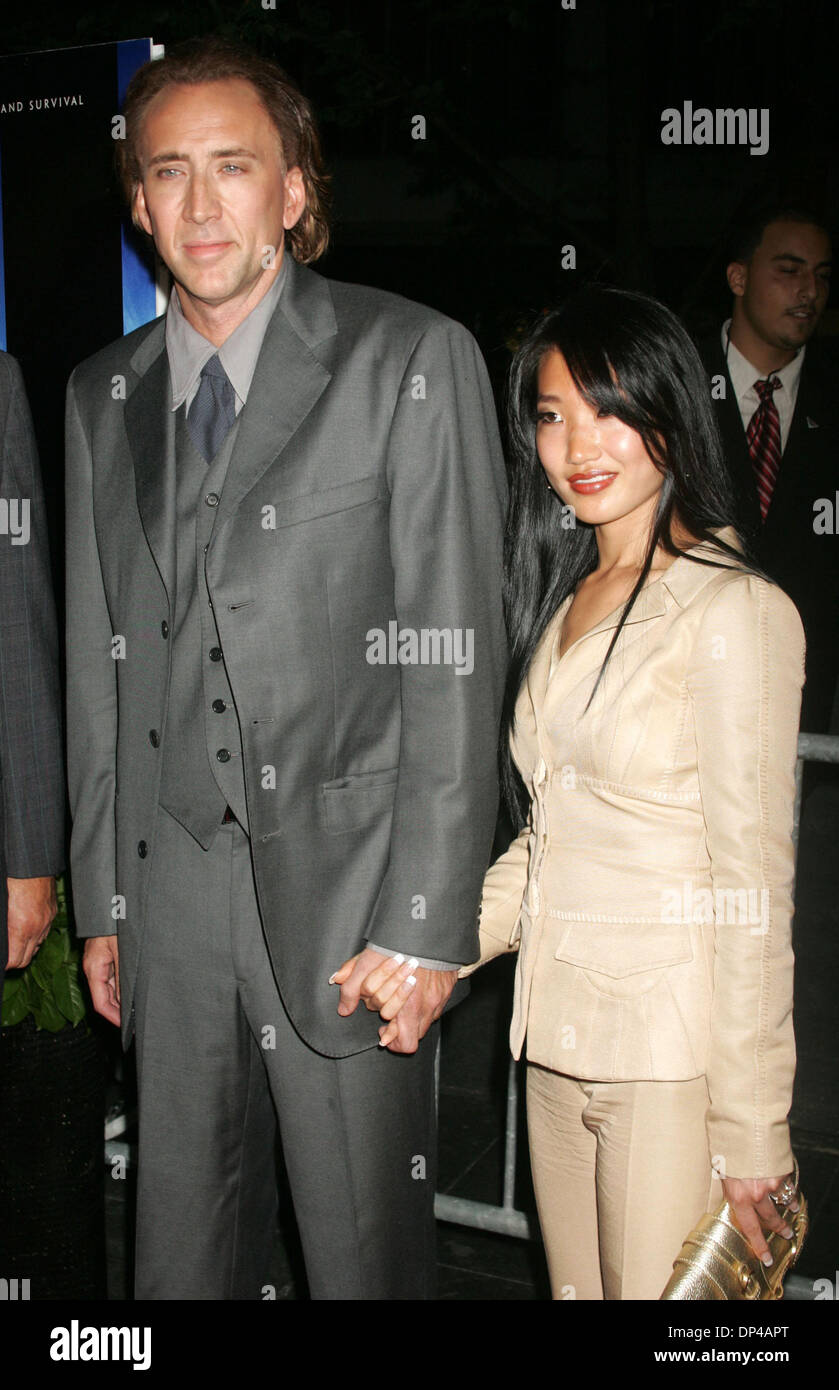 Aug 03, 2006 ; New York, NY, USA ; acteur Nicolas Cage et son épouse Alice KIM à la première ...
