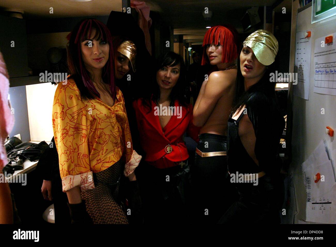 Crazy horse paris backstage Banque de photographies et d’images à haute ...