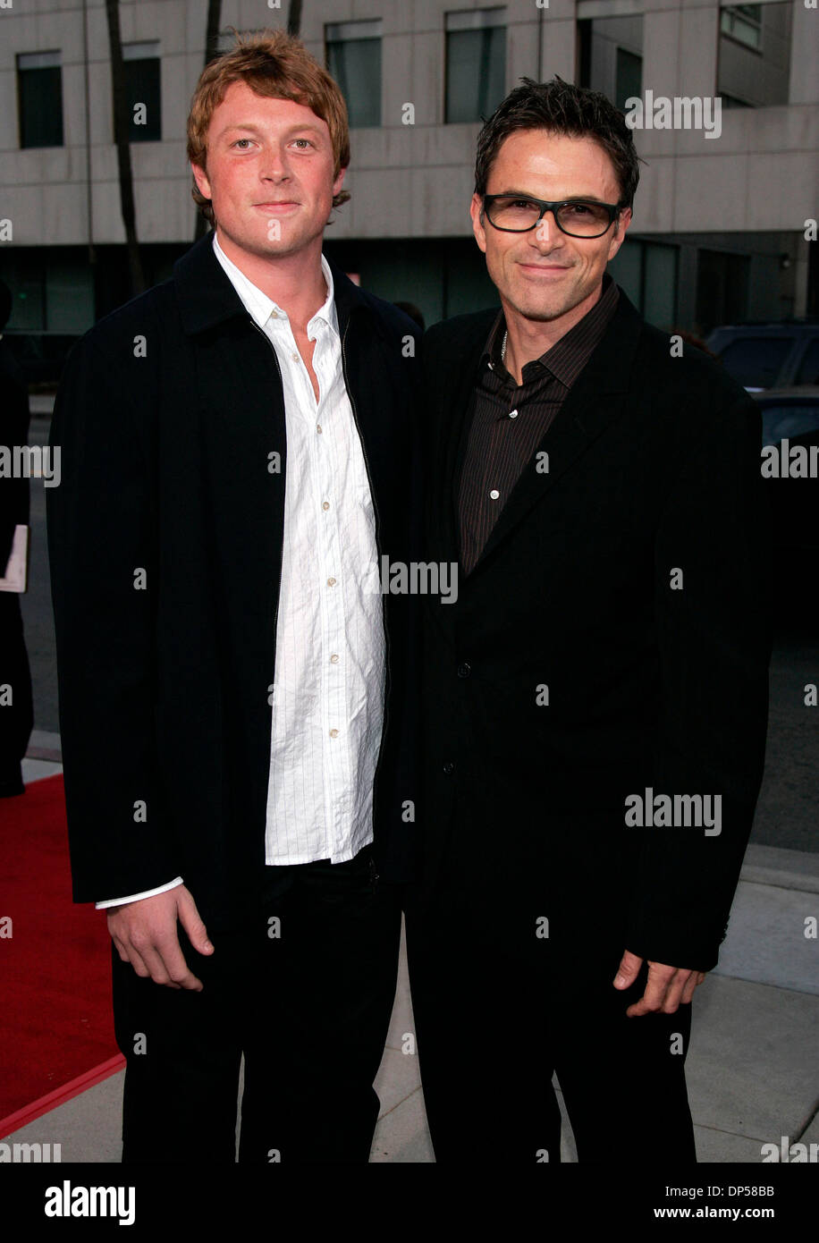 Tim daly and son Banque de photographies et d’images à haute résolution ...