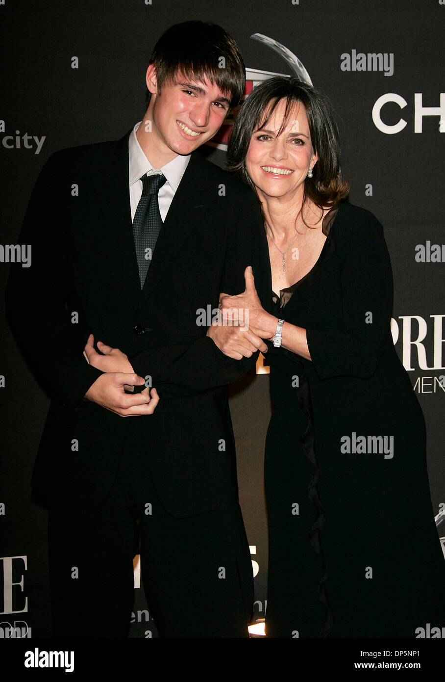 Sally field and son sam Banque de photographies et d’images à haute ...